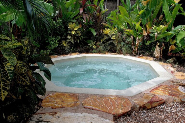 How To Choose The Right Size And Shape For Your Pool Spa